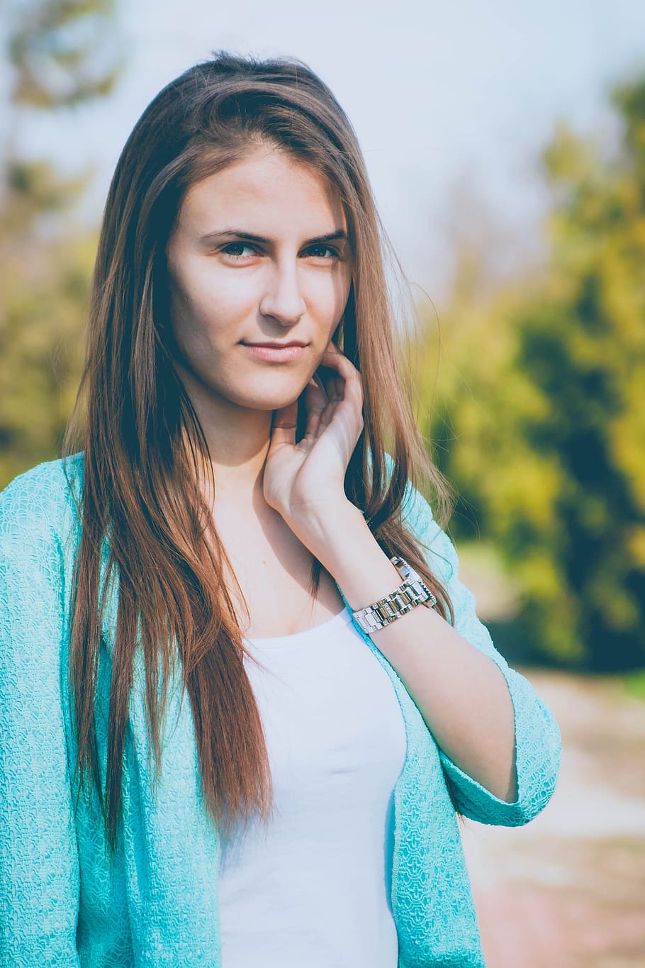 Portrait Girl Smile Beauty Green Nature Seductive Hd Wallpaper